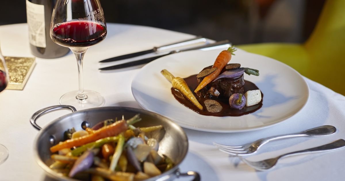 Wild hare à la royale, vegetable casserole with black Provence truffles ...