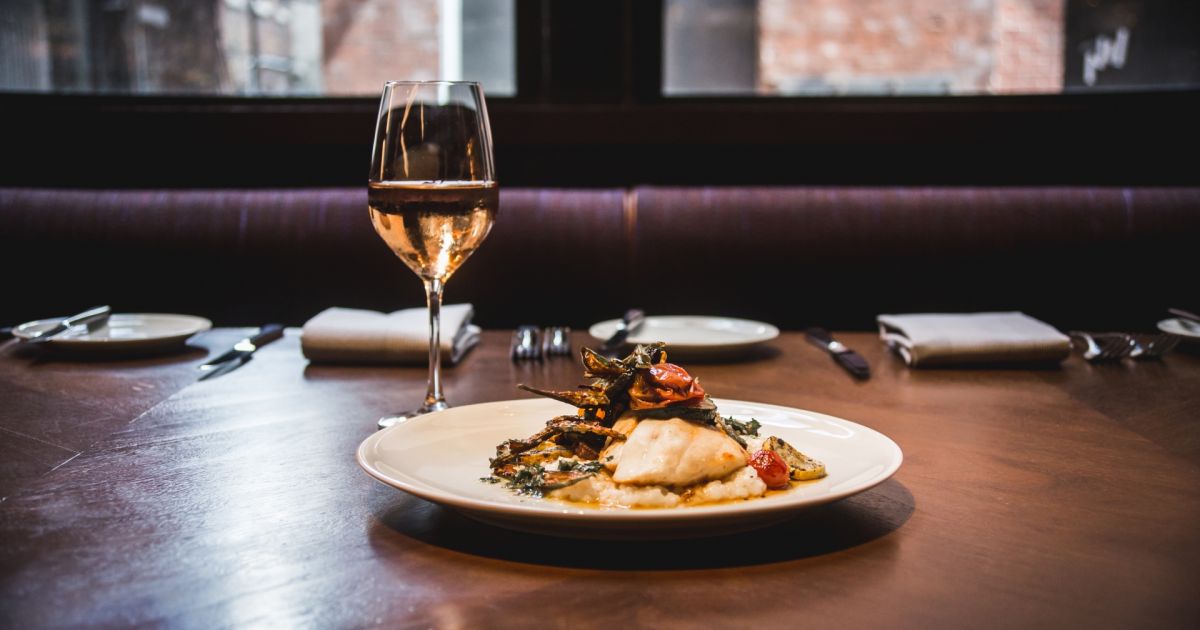 Malachigan rôti avec sa ratatouille de légumes d’été, accompagné de ...